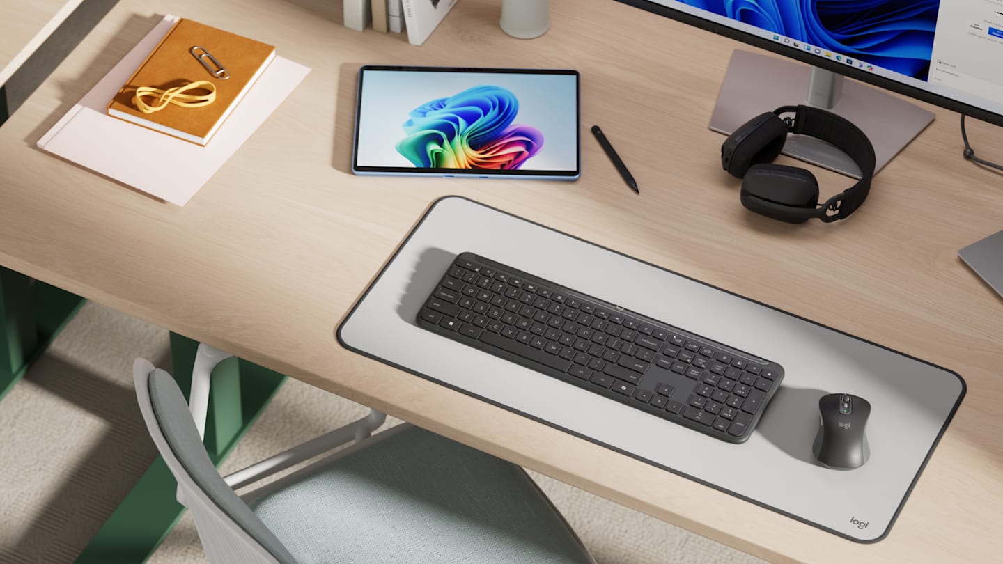 Signature Slim Combo MK955 for Business - Copilot Edition | Logitech